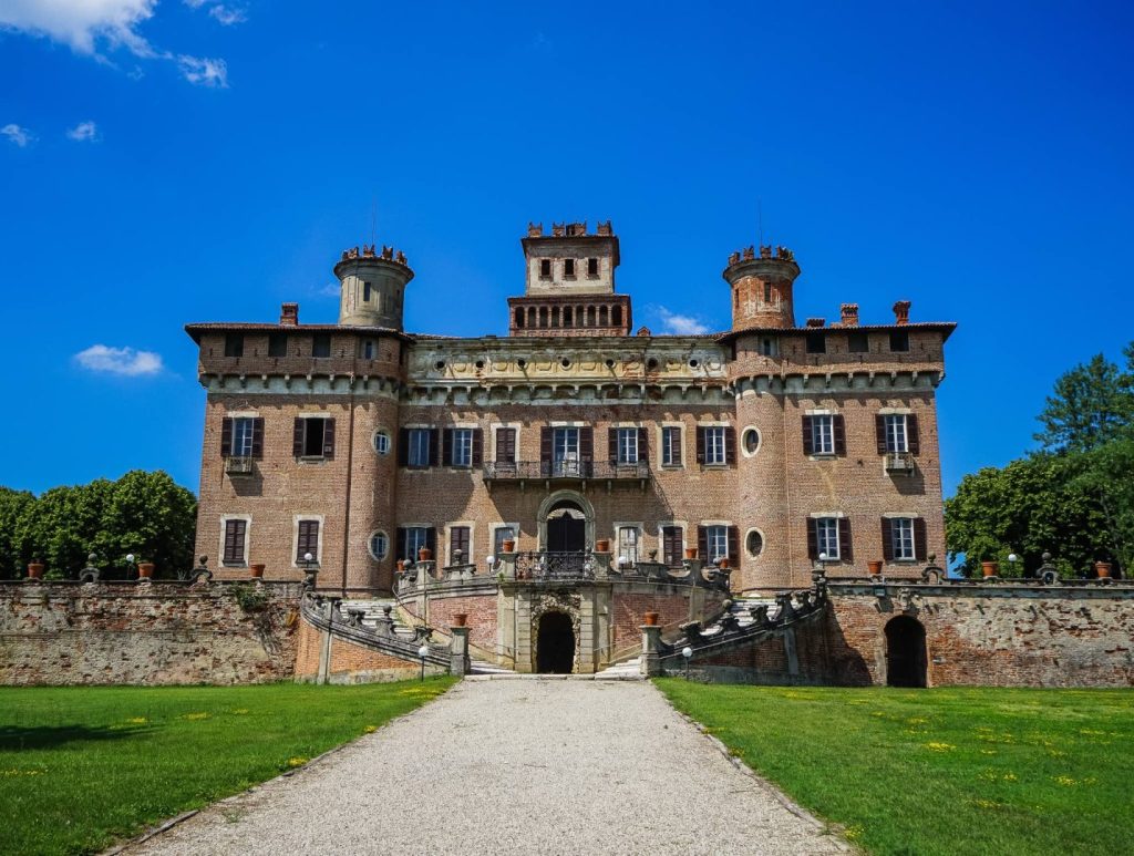 Lombardy hidden gems: the Castle of Chignolo Po - My Italian Diaries