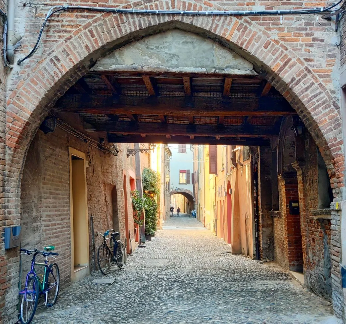Obloki Nad Ferrara Italy 12.10.2024 Freedom Of Fear, Walkways, & Ne